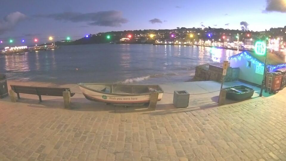 Lyme Regis Harbour Cam - Webcam Live Stream